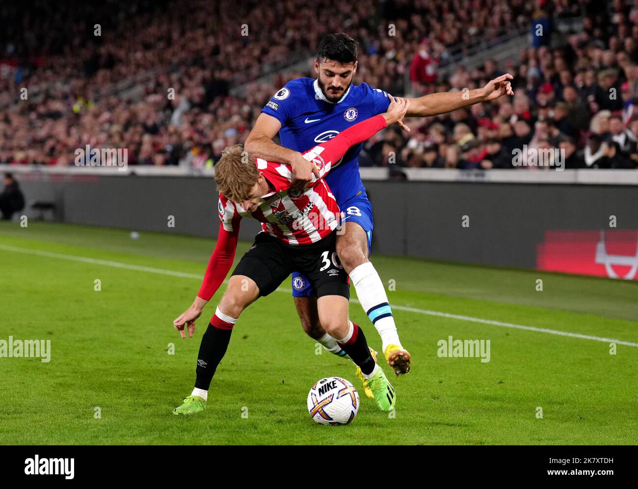 Brentford's Mads Roerslev (left) and Chelsea's Armando Broja battle for ...
