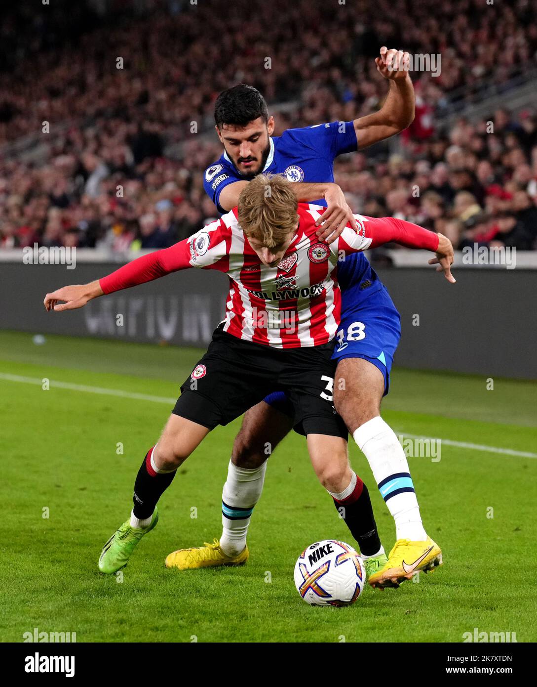 Brentford's Mads Roerslev (left) and Chelsea's Armando Broja battle for ...