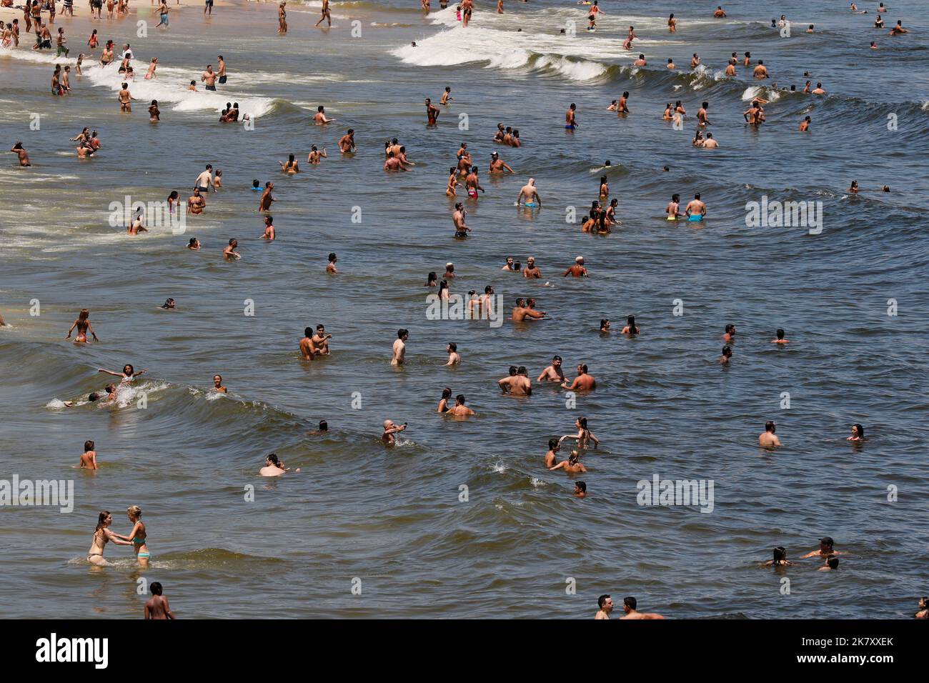 Summer hot heat sand beach people tourist hi-res stock photography and ...