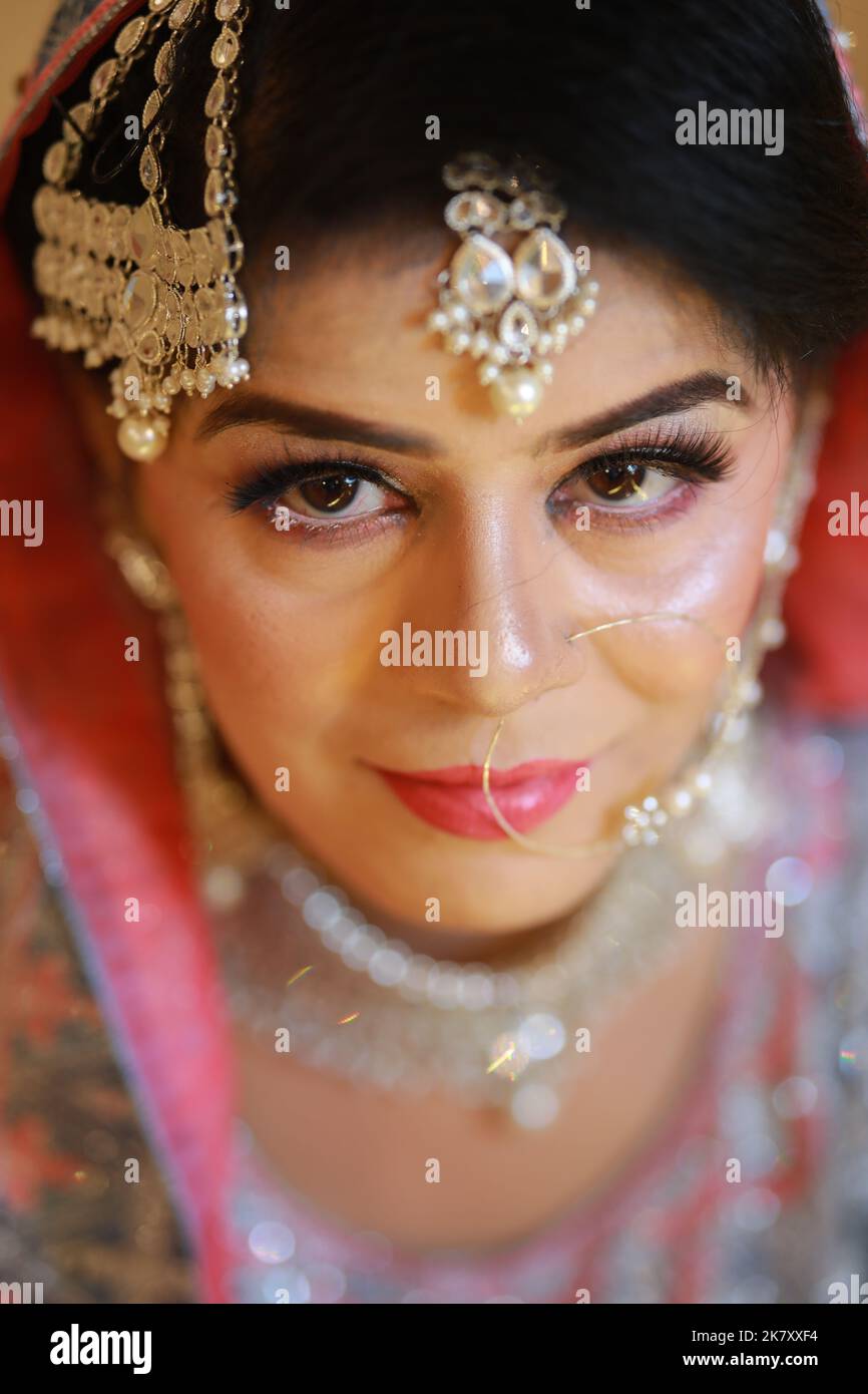 Pink shalwar kameez hi-res stock photography and images - Alamy