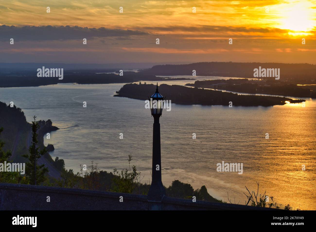 Sunset at Vista House in the Columbia Gorge Stock Photo - Alamy