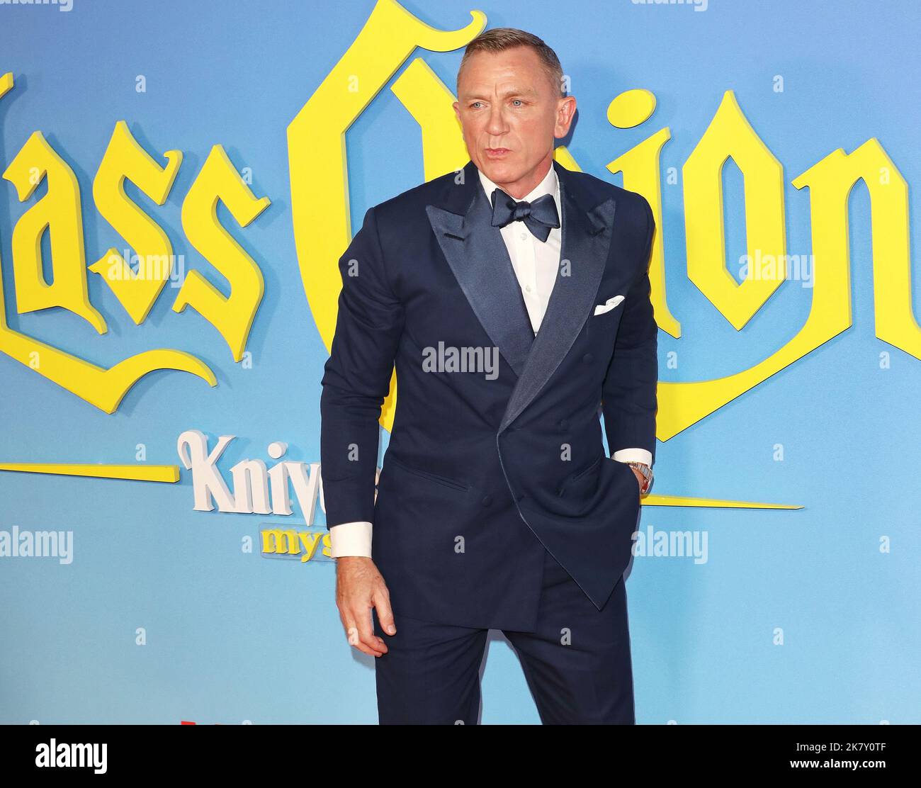 James bond daniel craig glass hi-res stock photography and images - Alamy