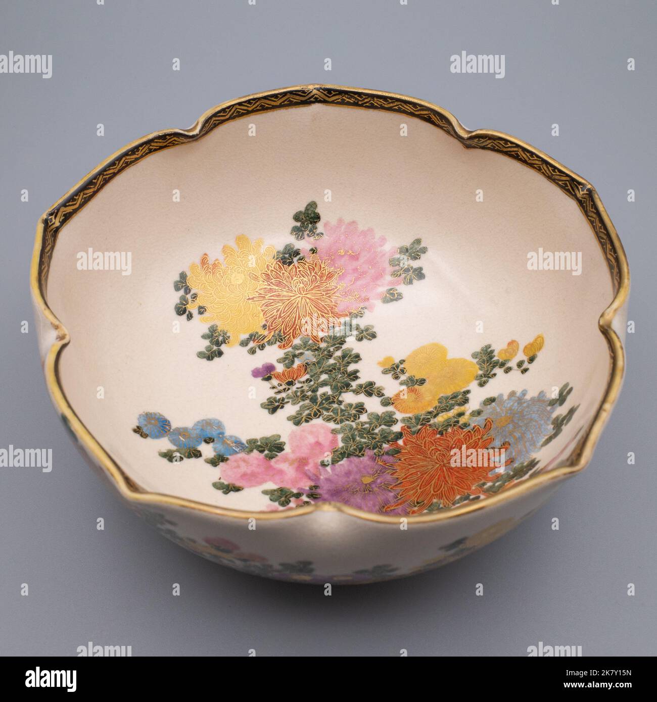 Satsuma pottery bowl hi-res stock photography and images - Alamy