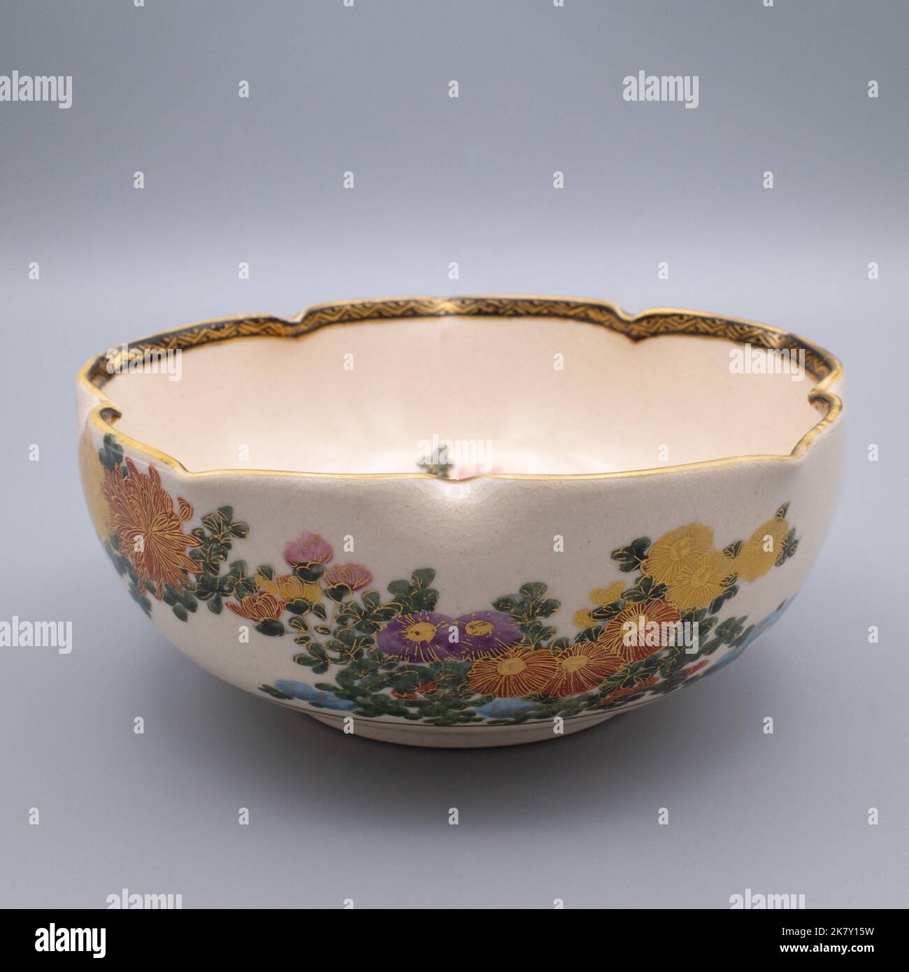 Satsuma pottery bowl hi-res stock photography and images - Alamy