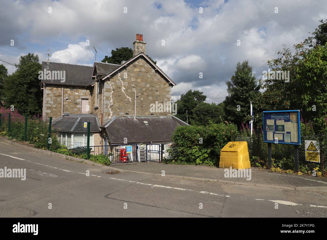 August primary hi-res stock photography and images - Alamy