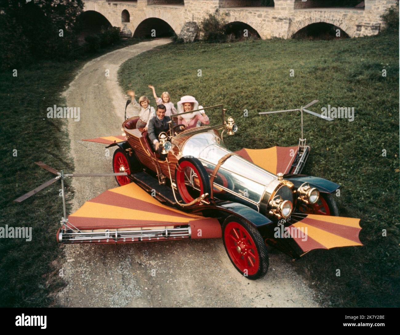 Adrian Hall, Heather Ripley, Dick Van Dyke & Sally Ann Howes Film ...