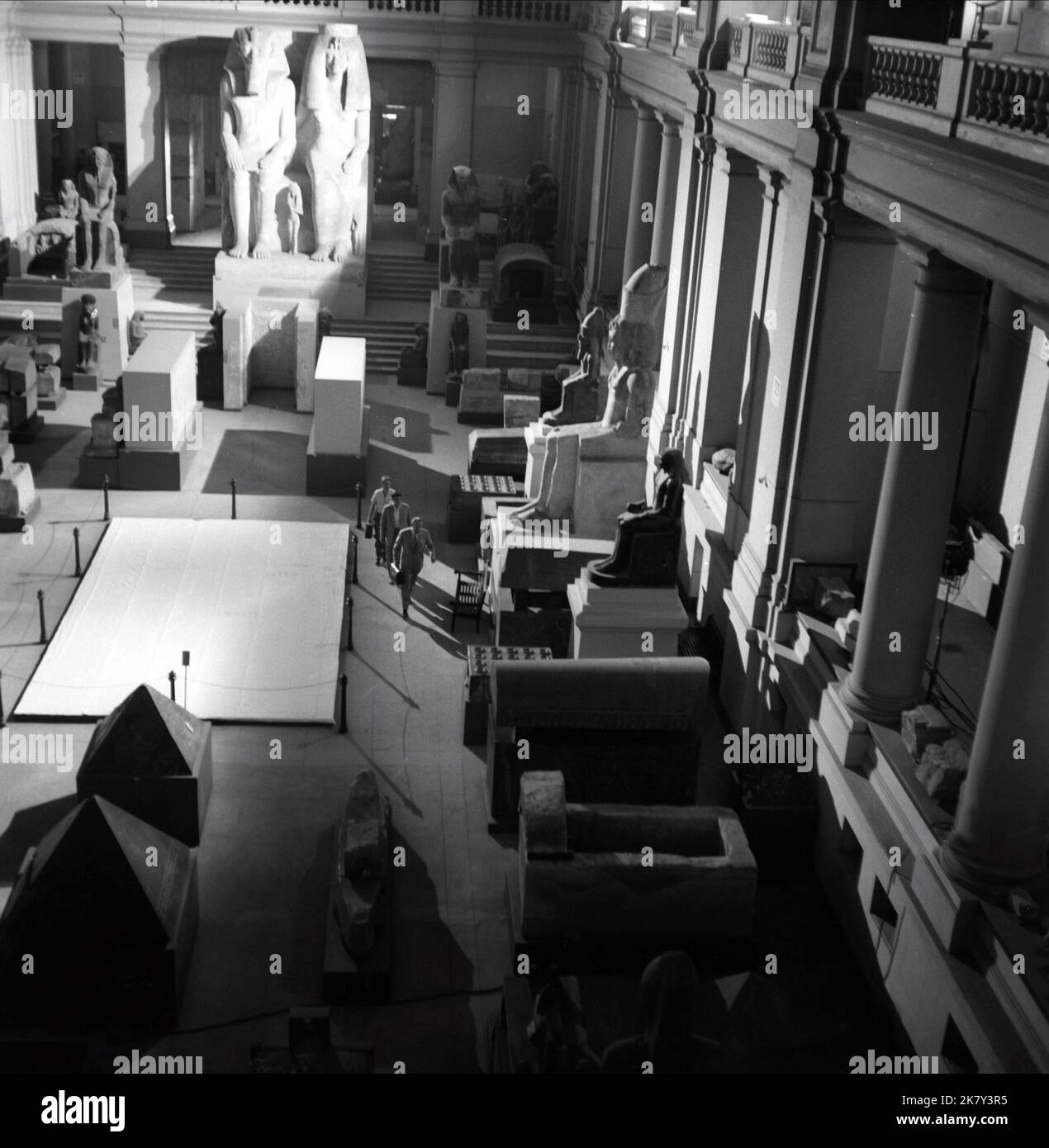 George Sanders, Richard Johnson & John Meillon Film Cairo (1963 ...