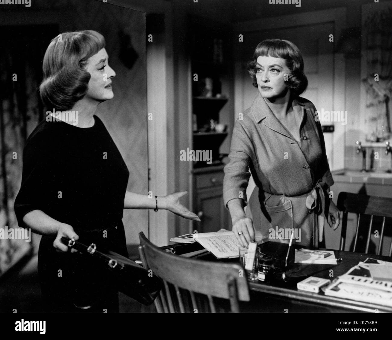 Bette Davis & Bette Davis Film Dead Ringer; Dead Image (1964 ...