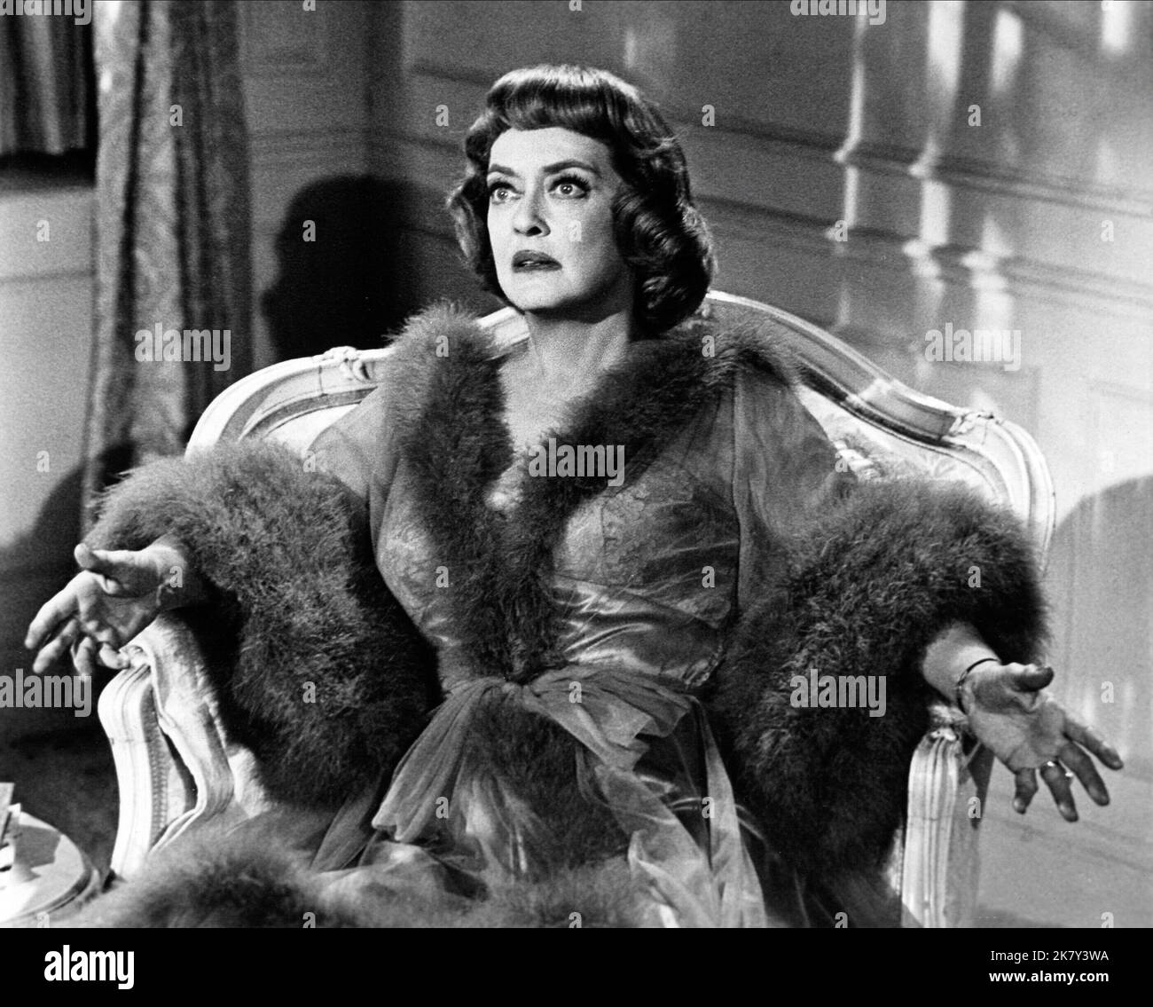 Bette Davis Film Dead Ringer; Dead Image (1964) Characters: Margaret ...