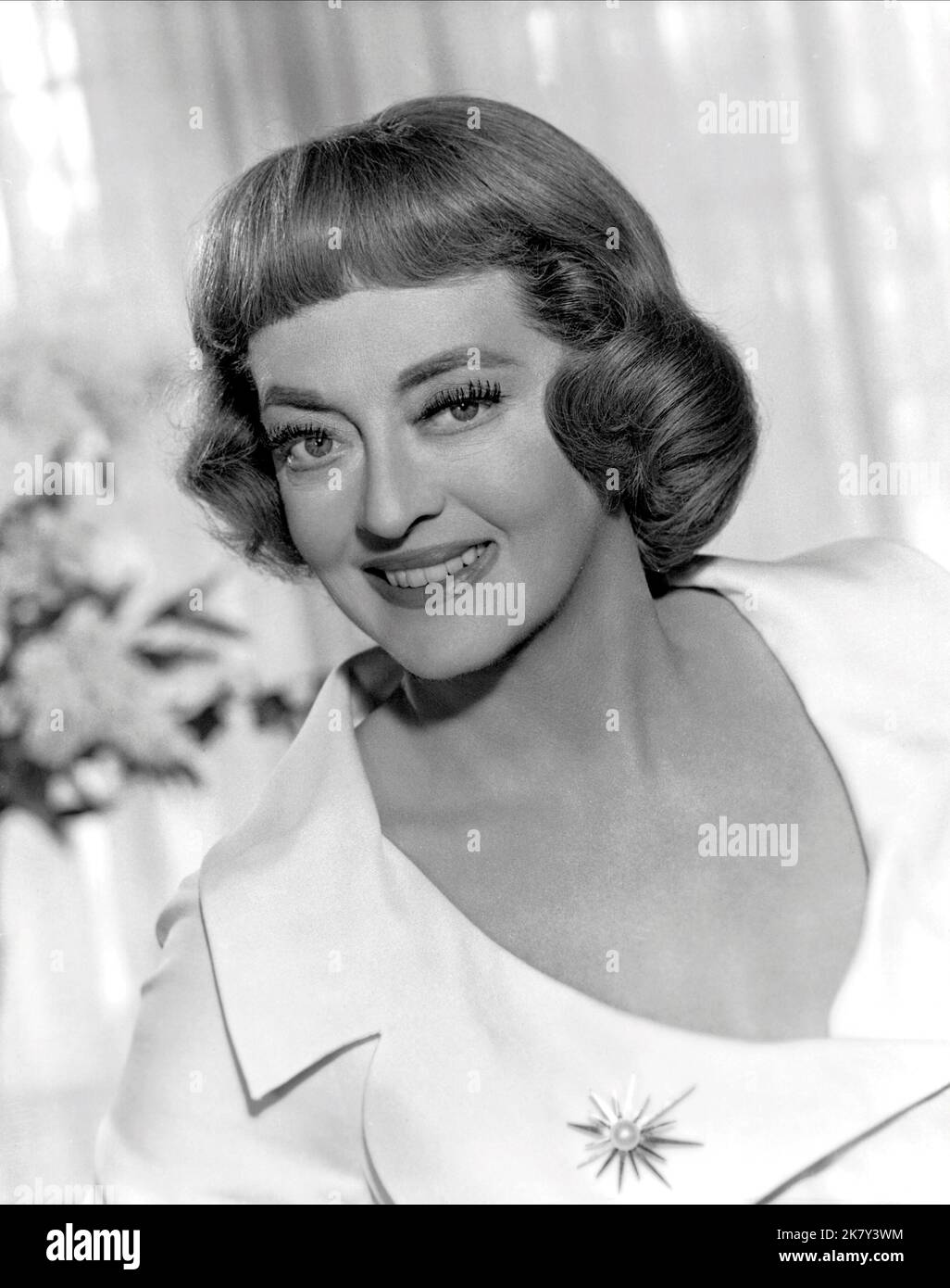 Bette Davis Film: Dead Ringer; Dead Image (1964) Characters: Margaret ...