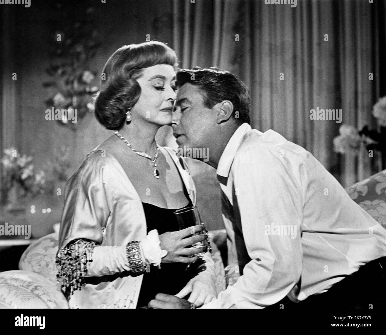Bette Davis & Peter Lawford Film Dead Ringer; Dead Image (1964 ...