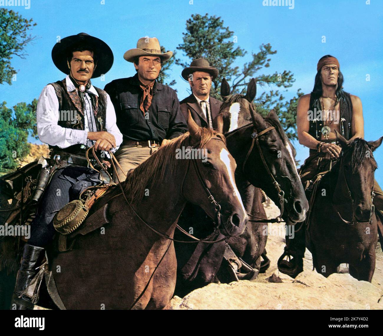 Omar sharif gregory peck mackennas hi-res stock photography and images ...