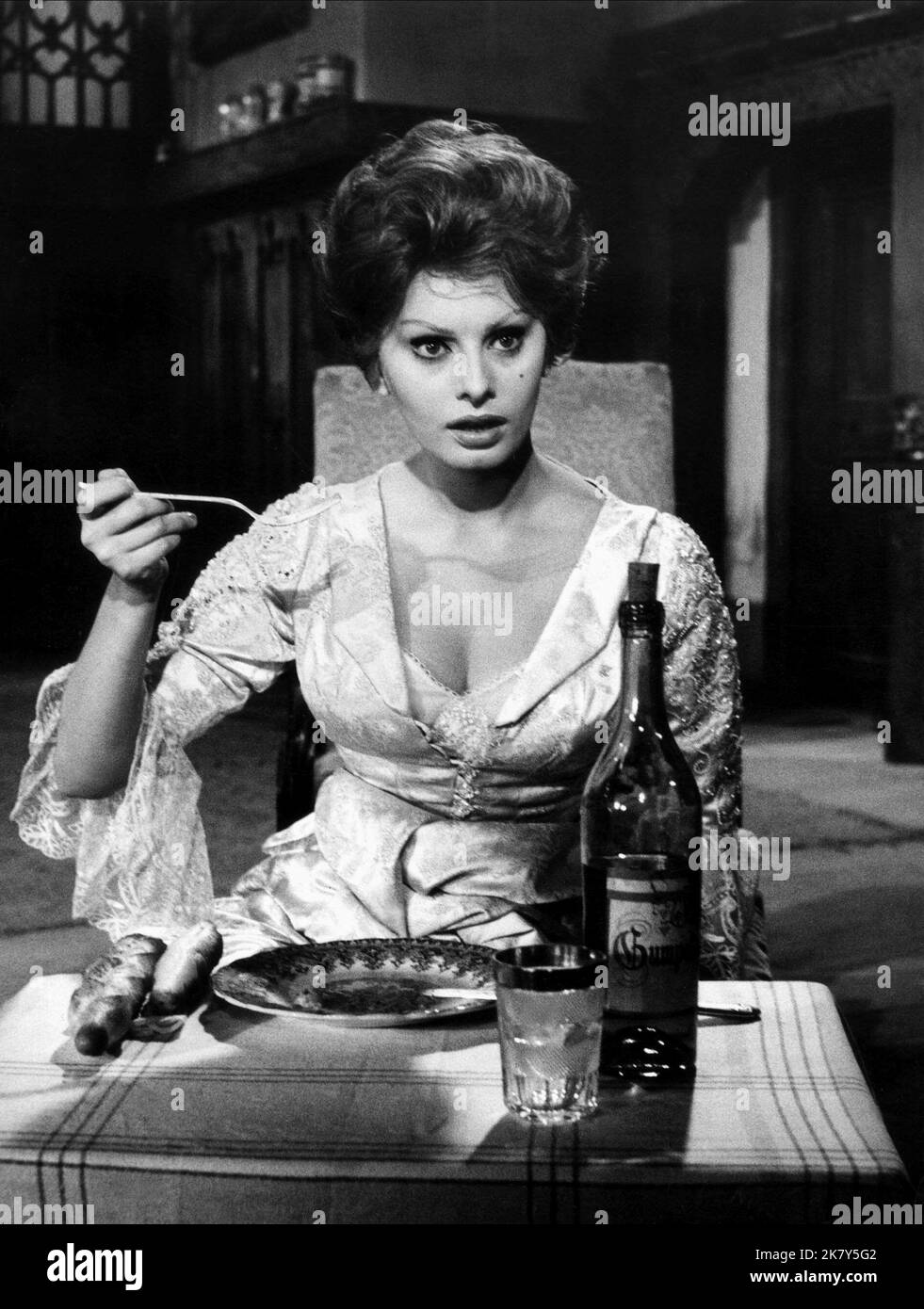 Sophia loren eating hi-res stock photography and images - Alamy