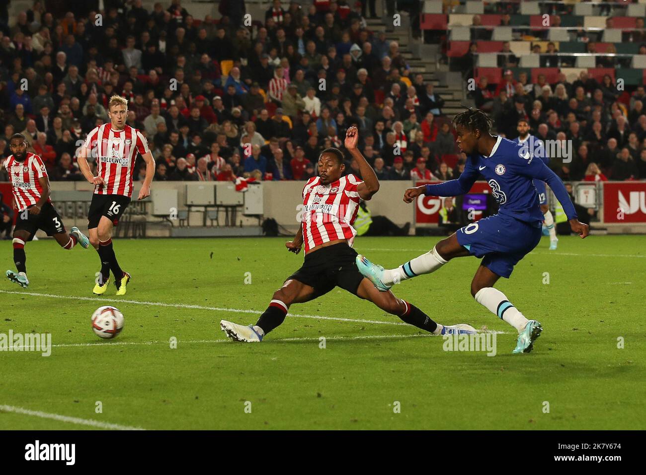 London, UK. 19th Oct, 2022. Carney Chukwuemeka of Chelsea has a shot on ...