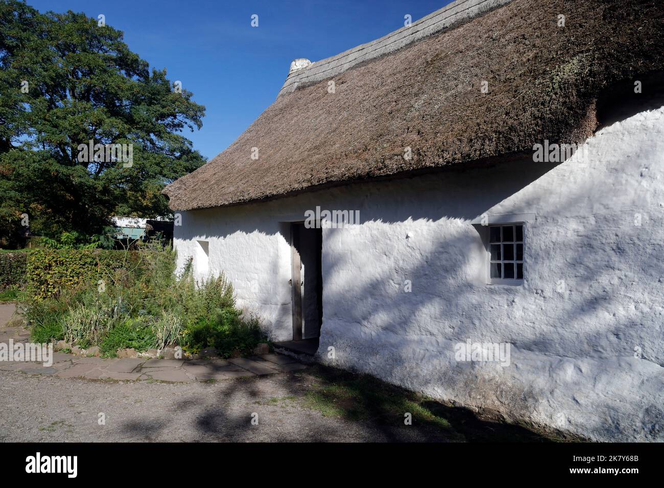Nantwallter farworker's Cottage, St Fagans Museum of History, Cardiff ...