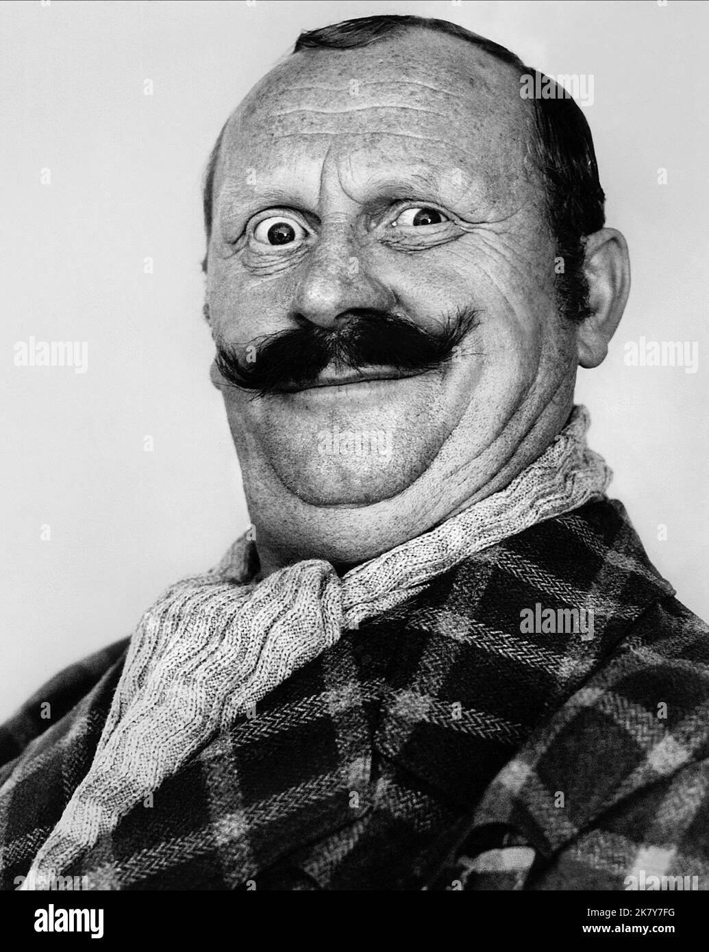 Gert Frobe Film: Those Magnificent Men In Their Flying Machines, Or How ...