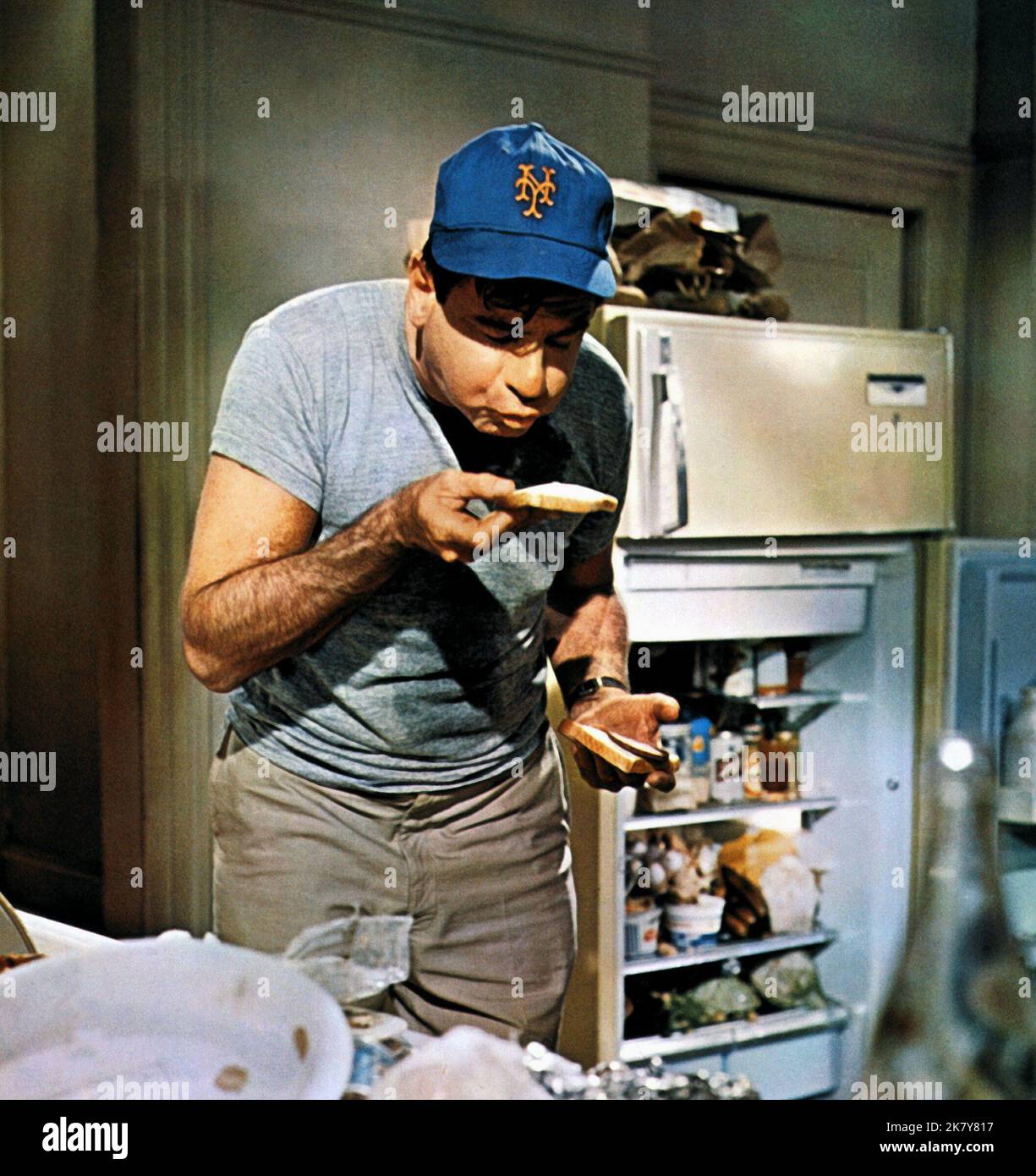 Walter Matthau Film The Odd Couple (USA 1968) Characters: Oscar Madison ...