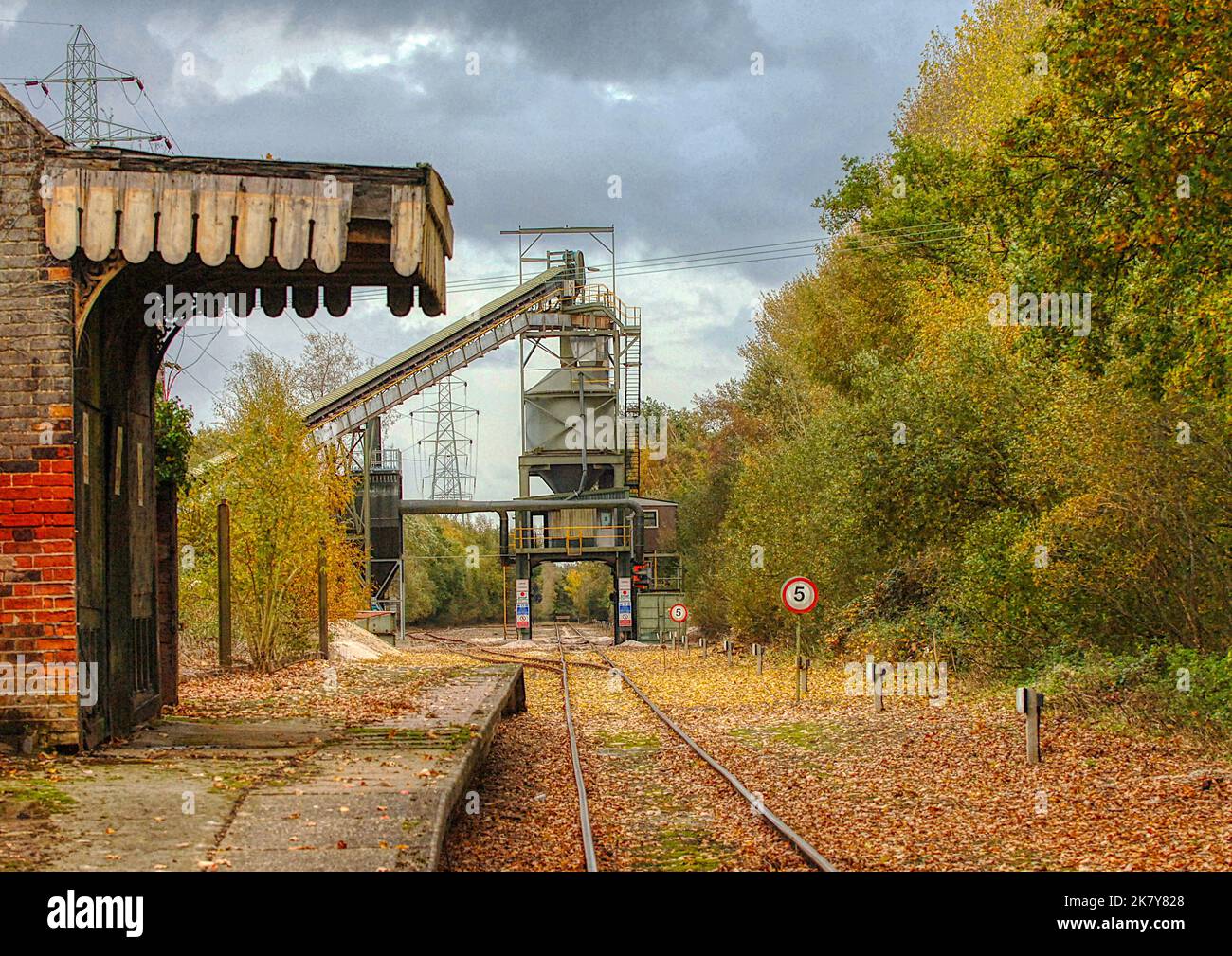 Sand loading tower hi-res stock photography and images - Alamy