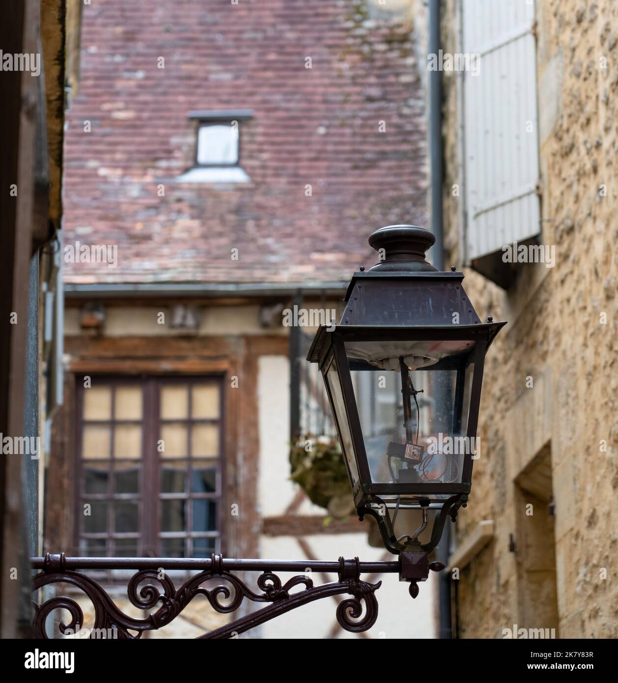 Iron street lamps hi-res stock photography and images - Alamy