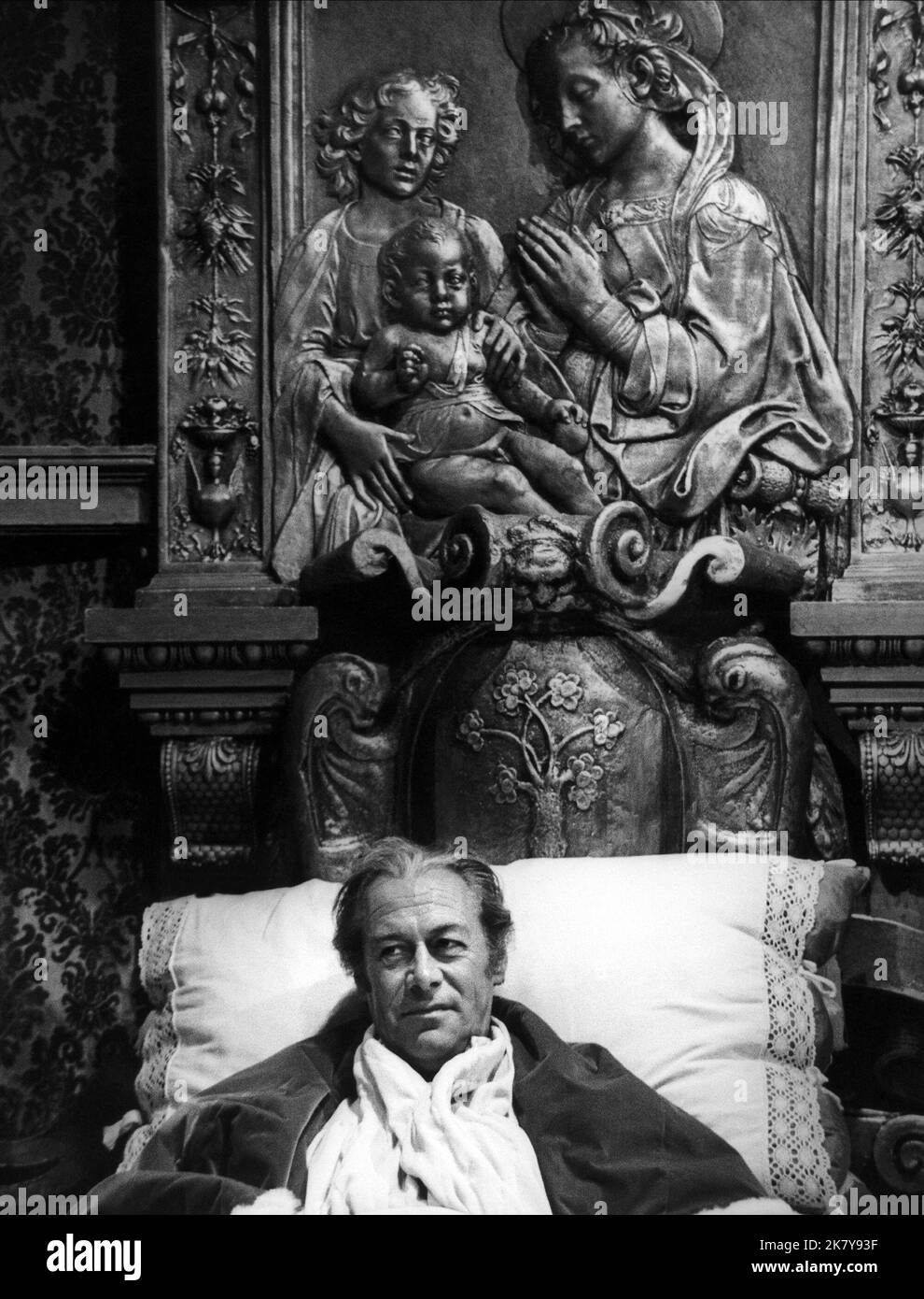 Rex harrison pope julius ii Black and White Stock Photos & Images - Alamy