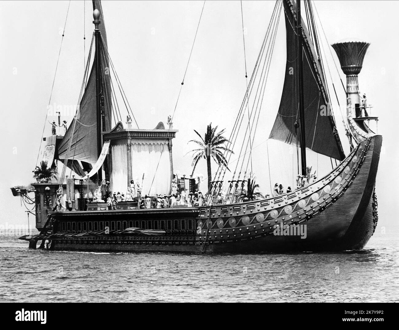 Ship Scene Film: Cleopatra (USA/UK/CH 1963) Director: Joseph L ...