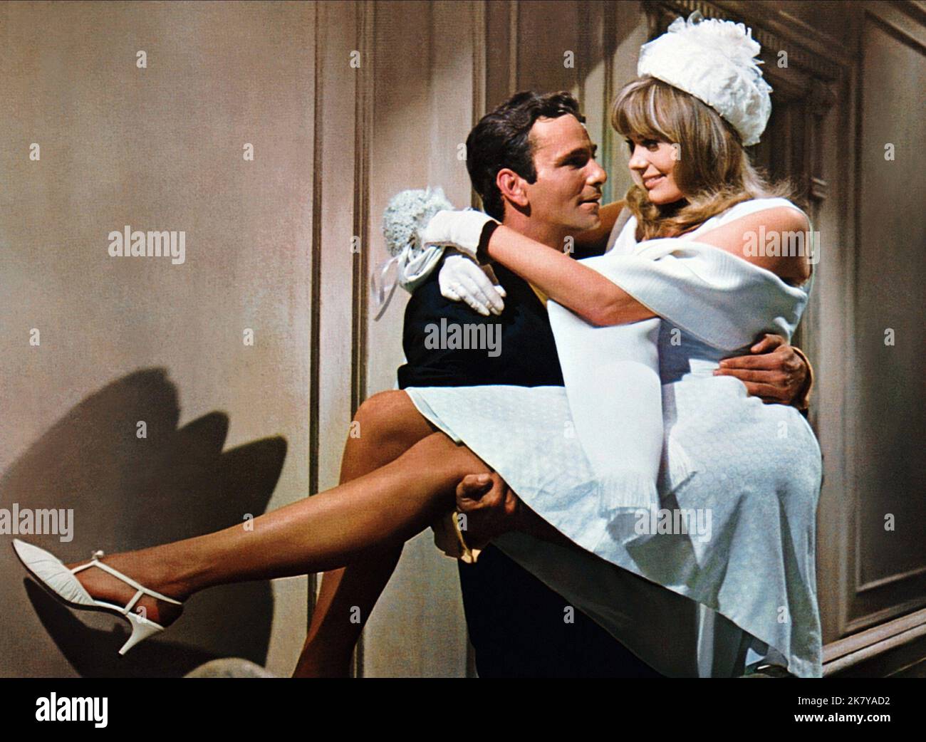 Peter Falk & Nina Wayne Film Luv (USA 1967) Characters: Milt Manville, Linda Director: Clive ...