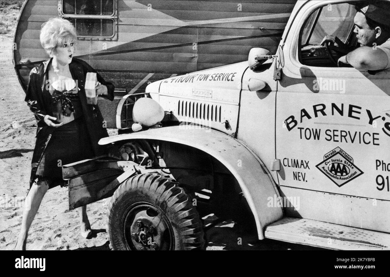 Kim novak ray walston kiss hi-res stock photography and images - Alamy