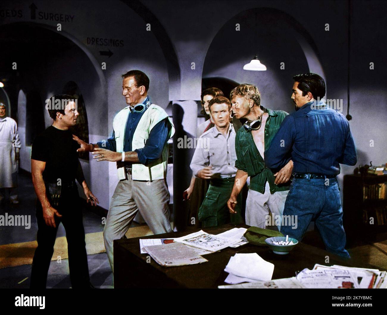 John wayne 1960s hatari hi-res stock photography and images - Alamy