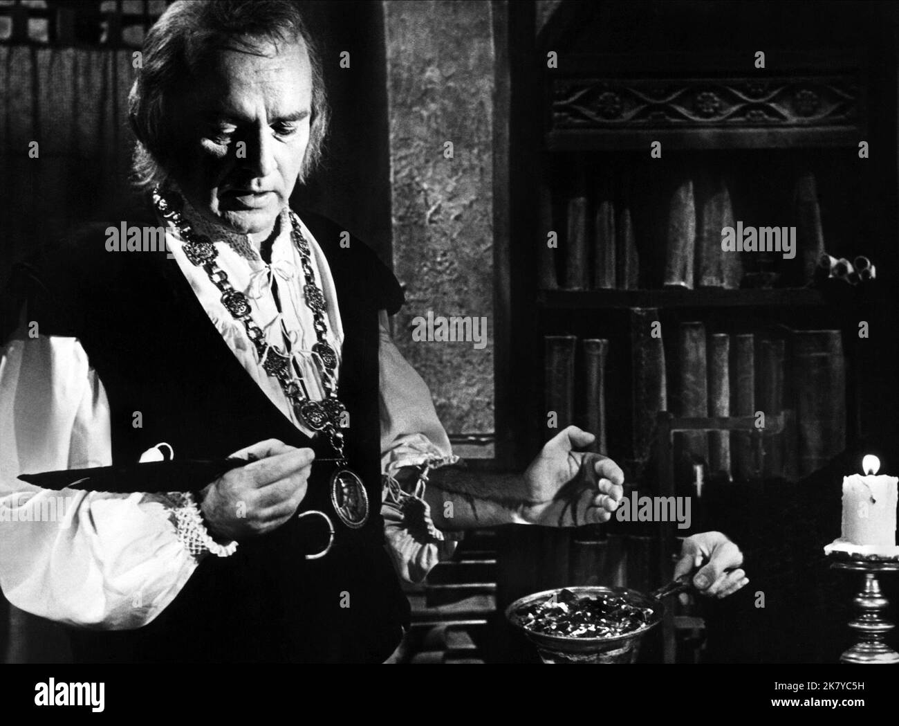 Richard Burton Film Doctor Faustus (1967) Characters: Doctor Faustus ...