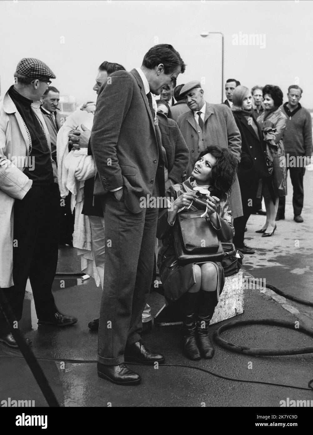 Gregory Peck & Sophia Loren Film Arabesque (USA 1966) Director: Stanley ...