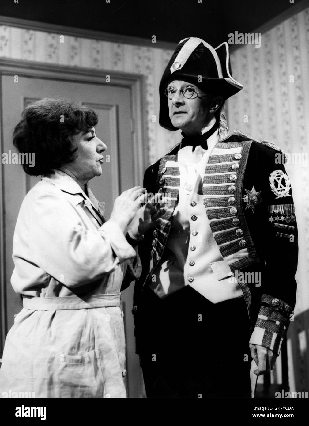 Friends 1960s 1960 hi-res stock photography and images - Alamy