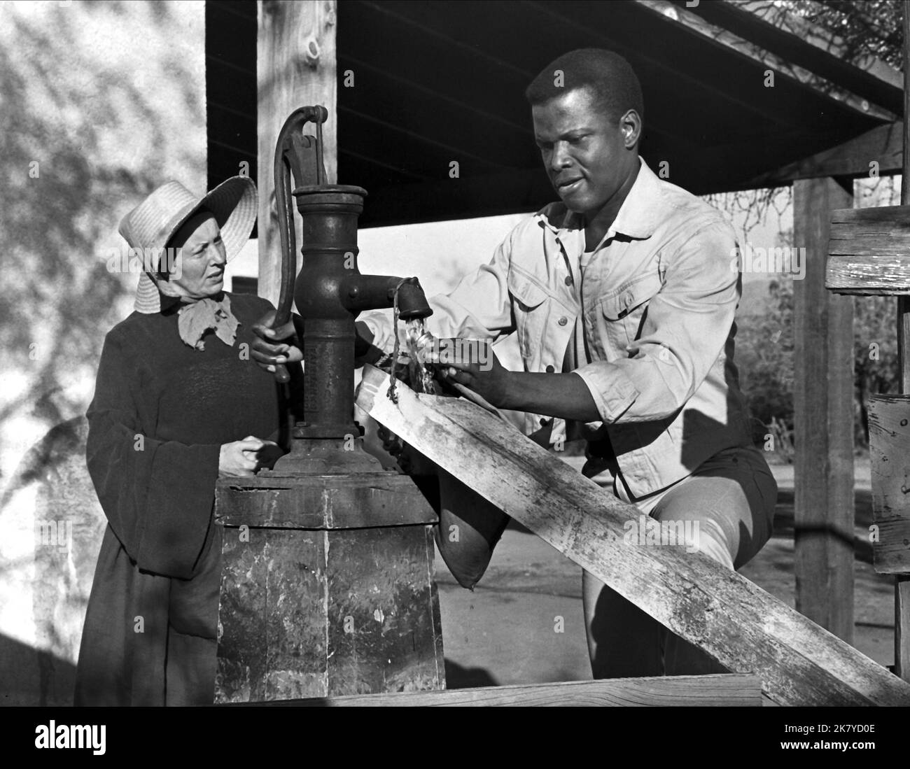 Lilia Skala & Sidney Poitier Film Lilies Of The Field (1963) Characters ...