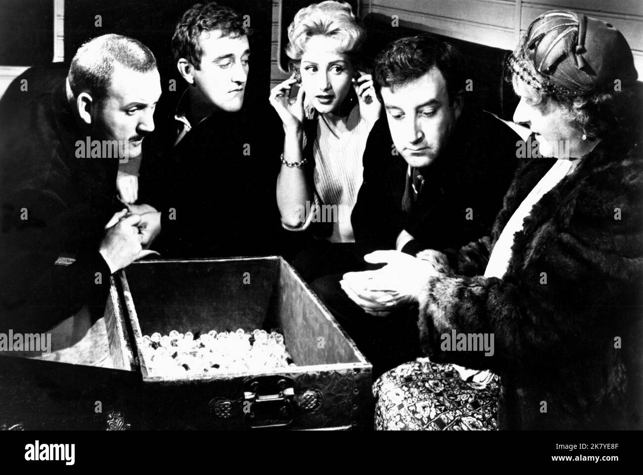 David Lodge, Bernard Cribbins, Liz Fraser, Peter Sellers & Irene Handl ...