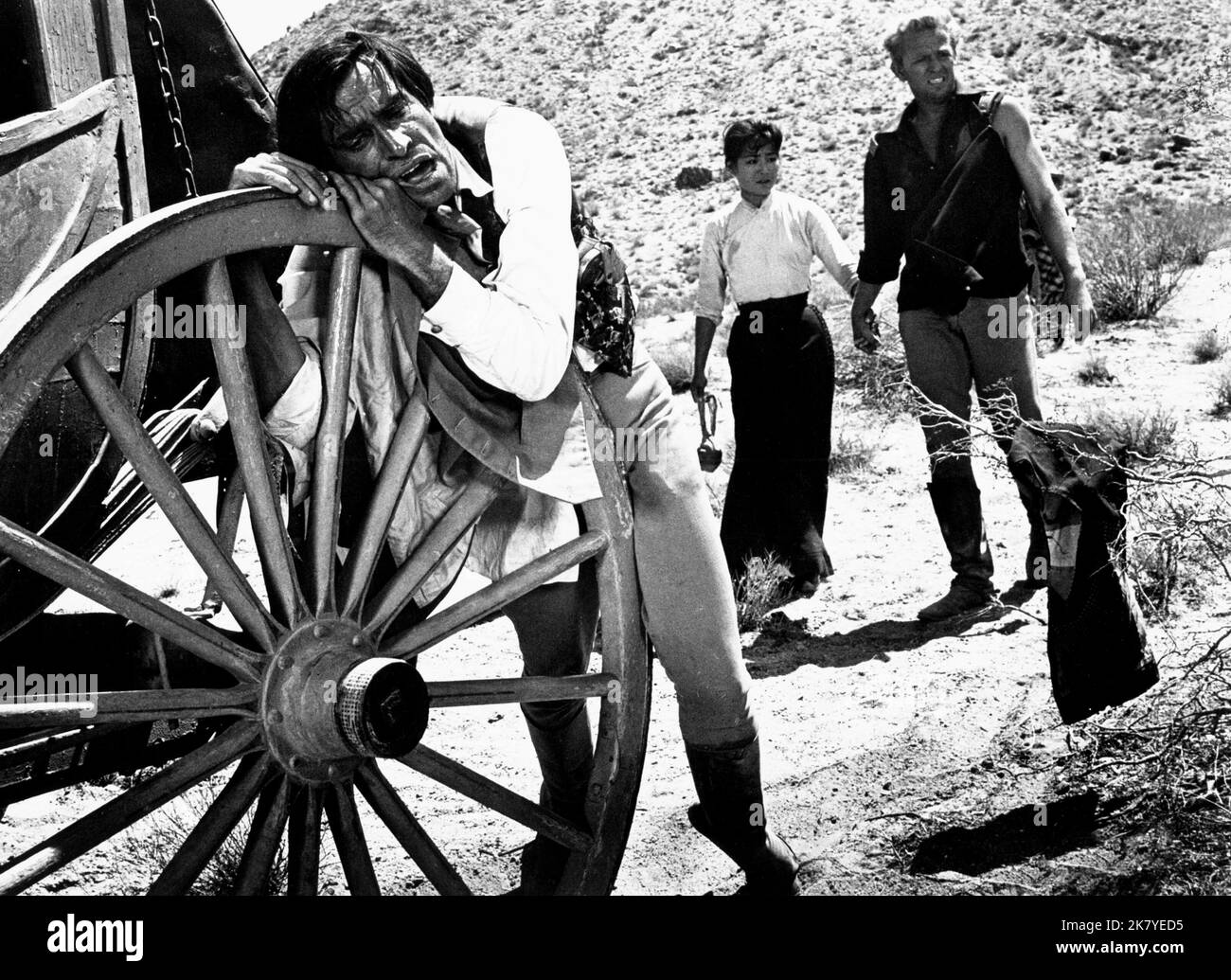 Martin Landau & Judy Dan Film Stagecoach To Dancers Rock (1961 ...
