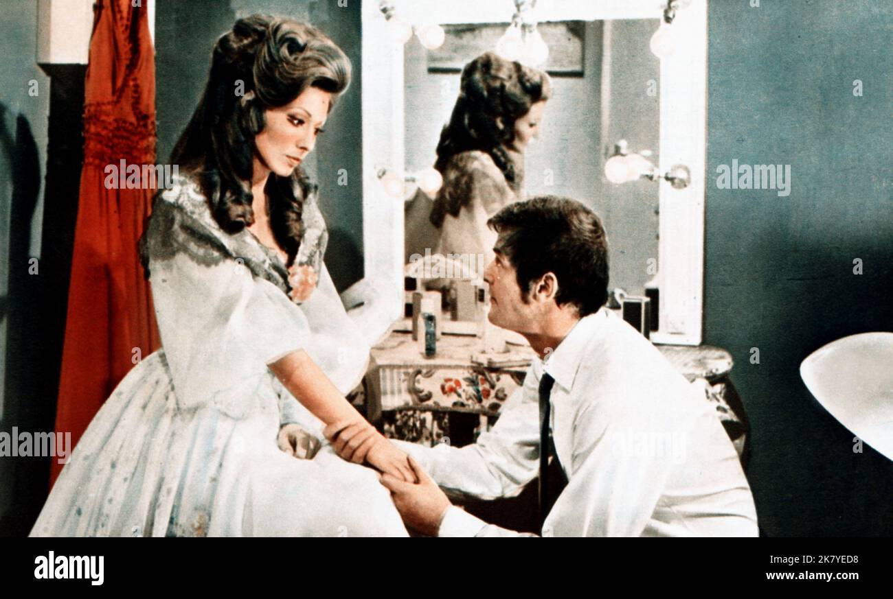 Crossplot (1969) roger moore hi-res stock photography and images - Alamy