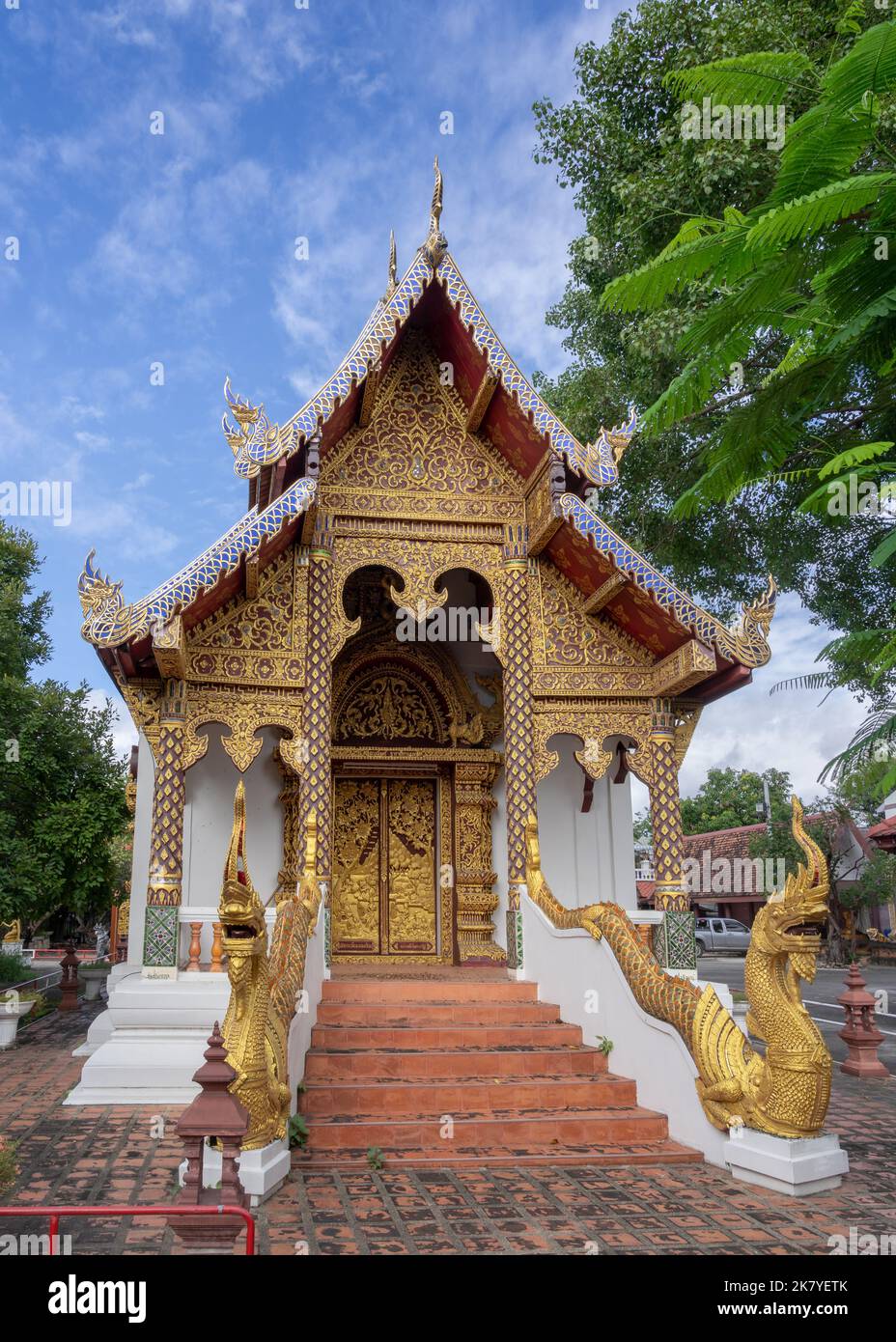 Wat prasat hi-res stock photography and images - Alamy