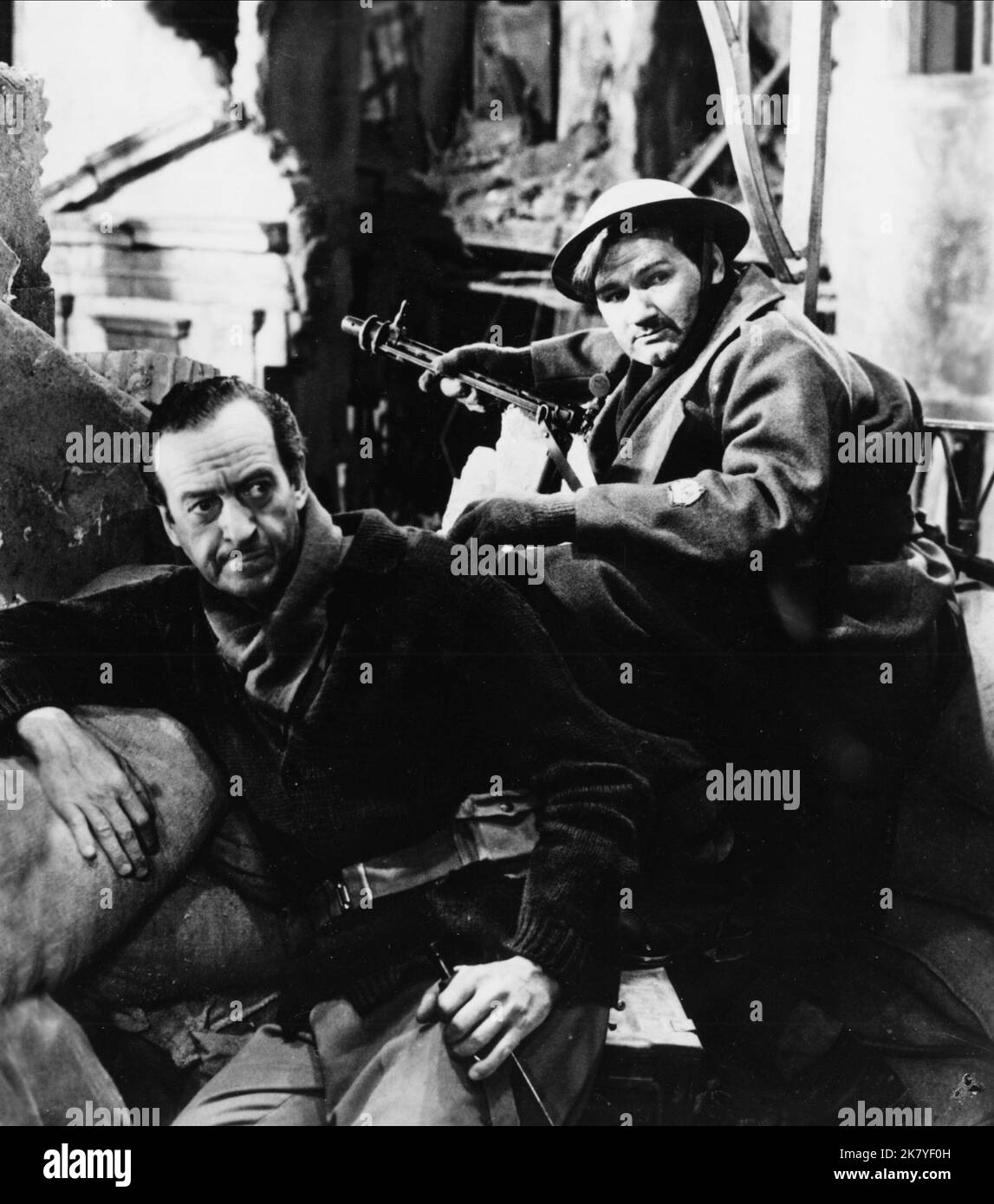 David Niven & Percy Herbert Film: The Captive City; La Citta ...