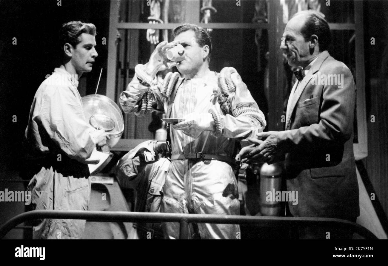 Bernard Horsfall, Kenneth More & Michael Hordern Film Man In The Moon ...