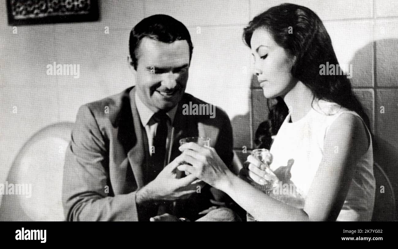 Burt reynolds 1965 hi-res stock photography and images - Alamy