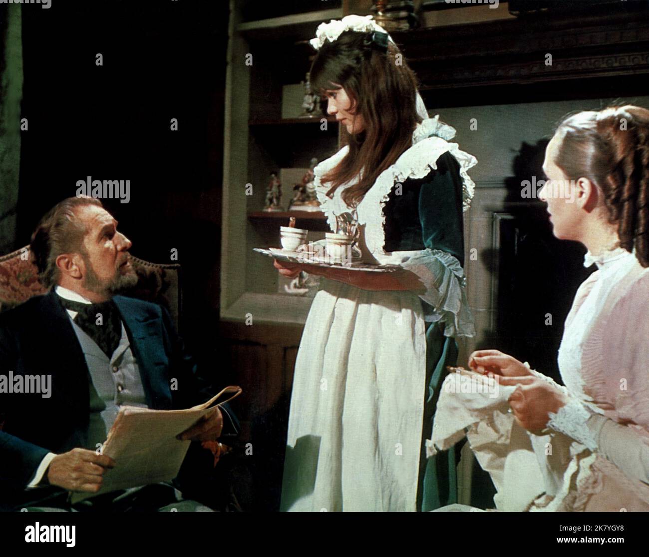Vincent Price, Sally Geeson & Hilary Heath Film: The Oblong Box (UK ...