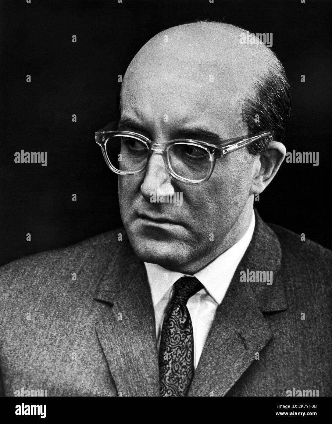 Dr strangelove director hi-res stock photography and images - Alamy