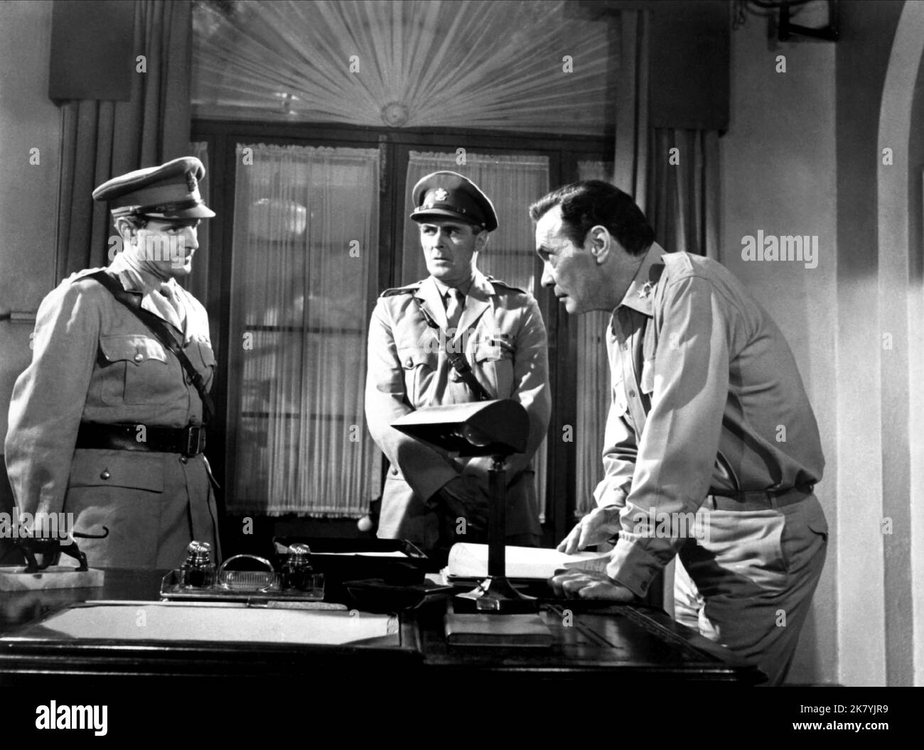 Michael Goodliffe & Barry Sullivan Film Man In The Middle (1964 ...