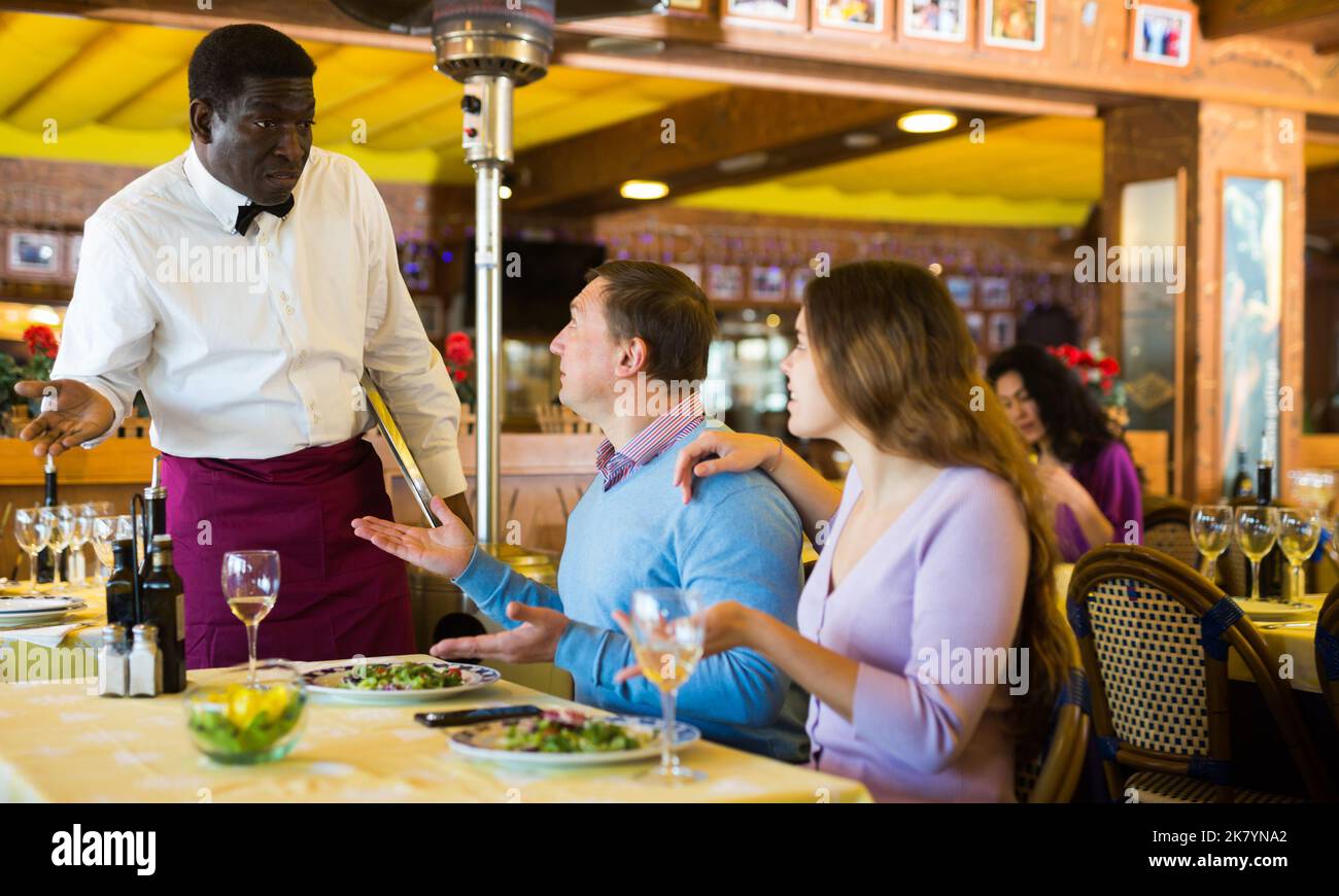 Waiter bad service hi-res stock photography and images - Alamy