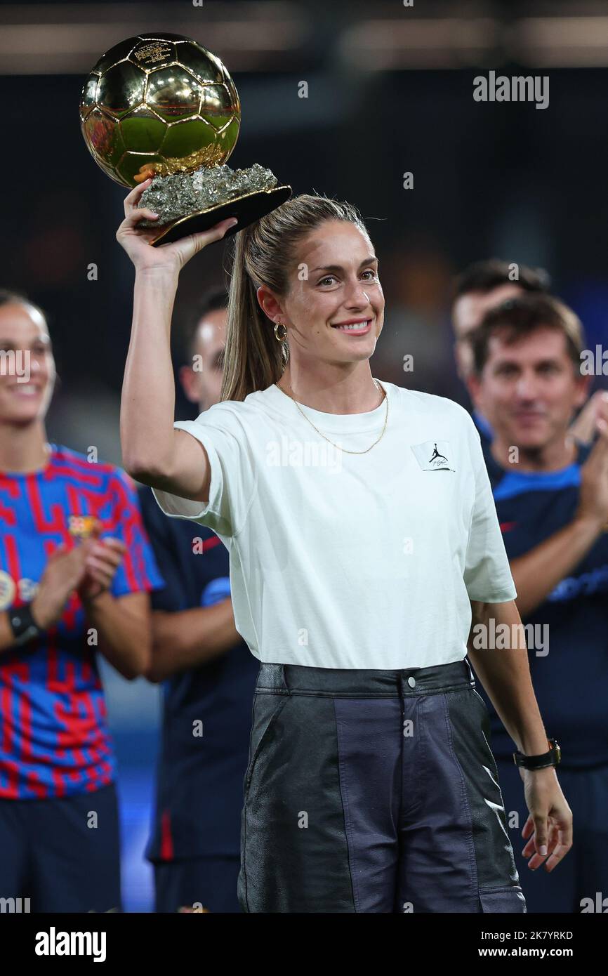 Alexia putellas trophy champions league hi-res stock photography and ...