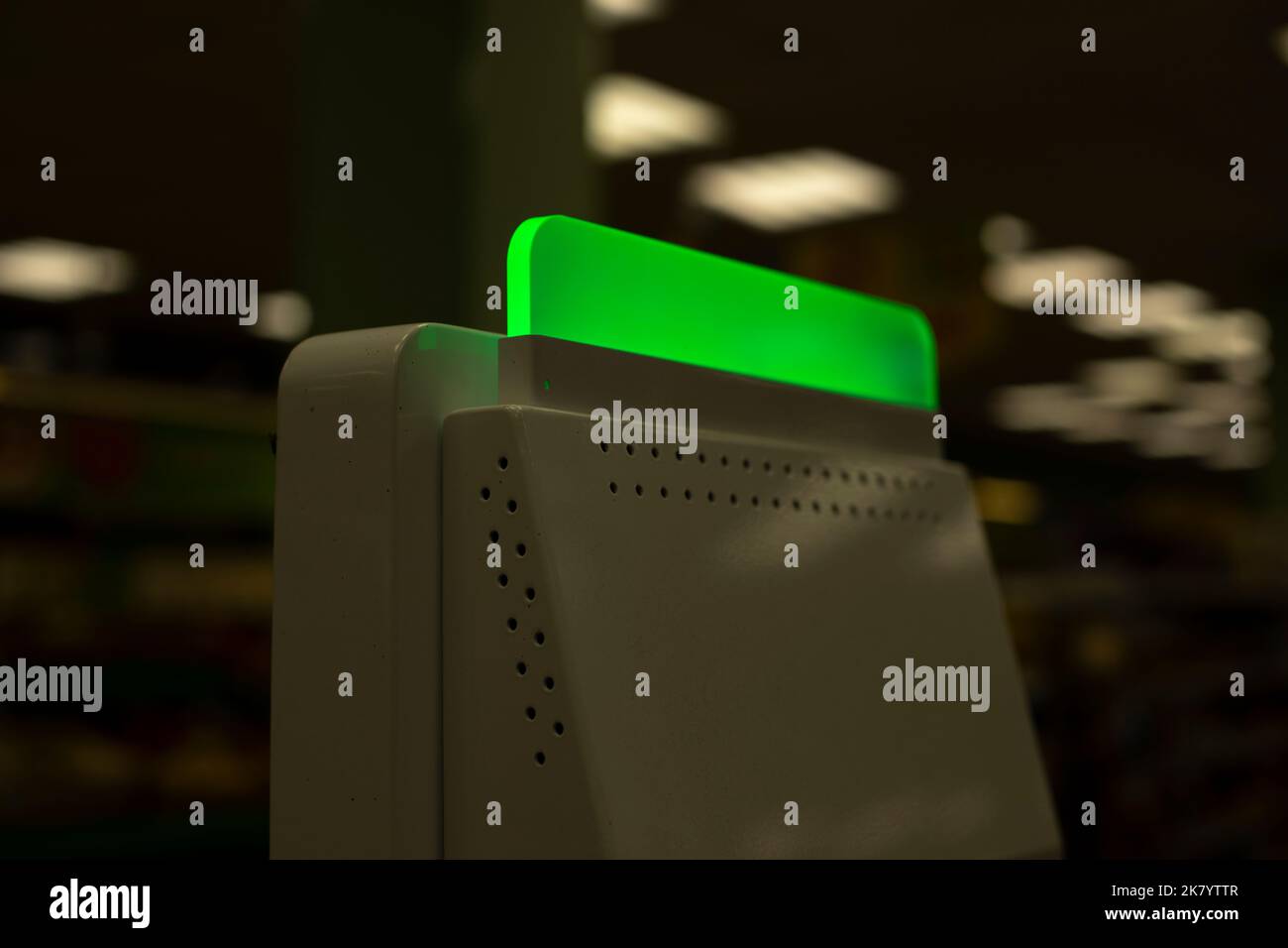 Green light payment device. Device for paying for purchases. Store ...