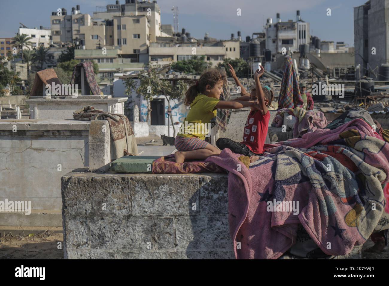 Kahil family hi-res stock photography and images - Alamy