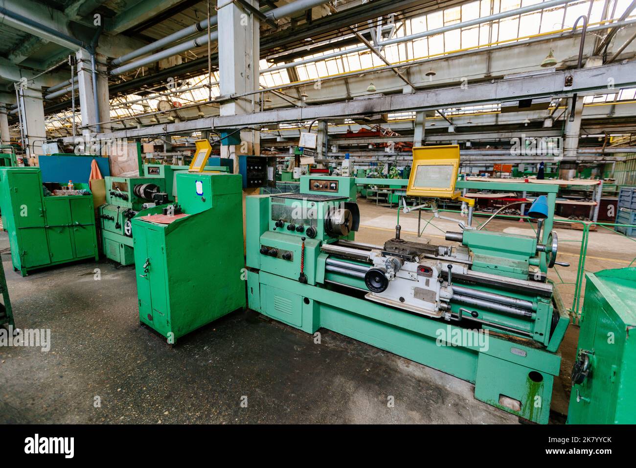 Lathe in the metalworking workshop Stock Photo - Alamy