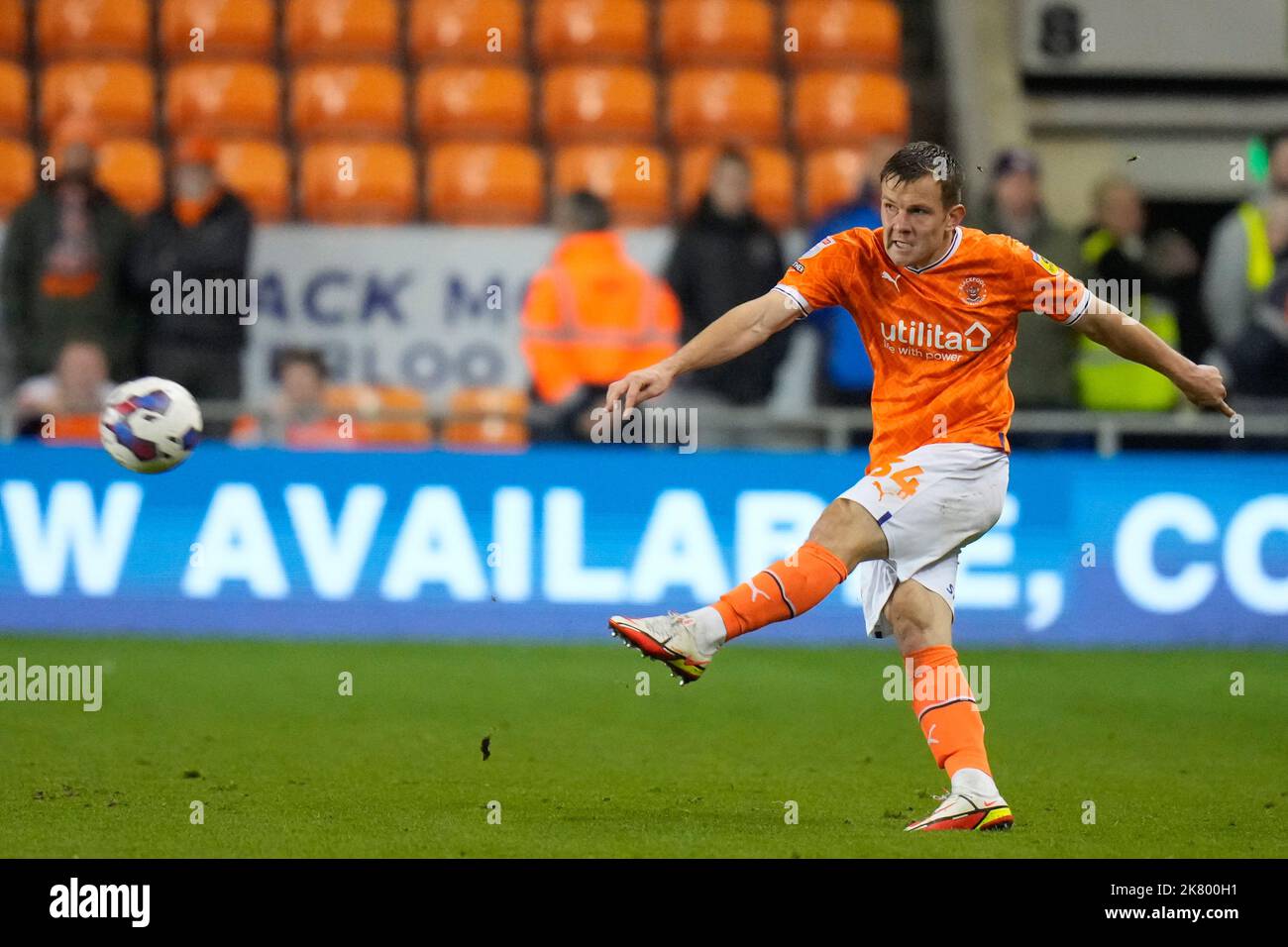 Jordan Thorniley #34 of Blackpool passes the ball during the Sky Bet ...