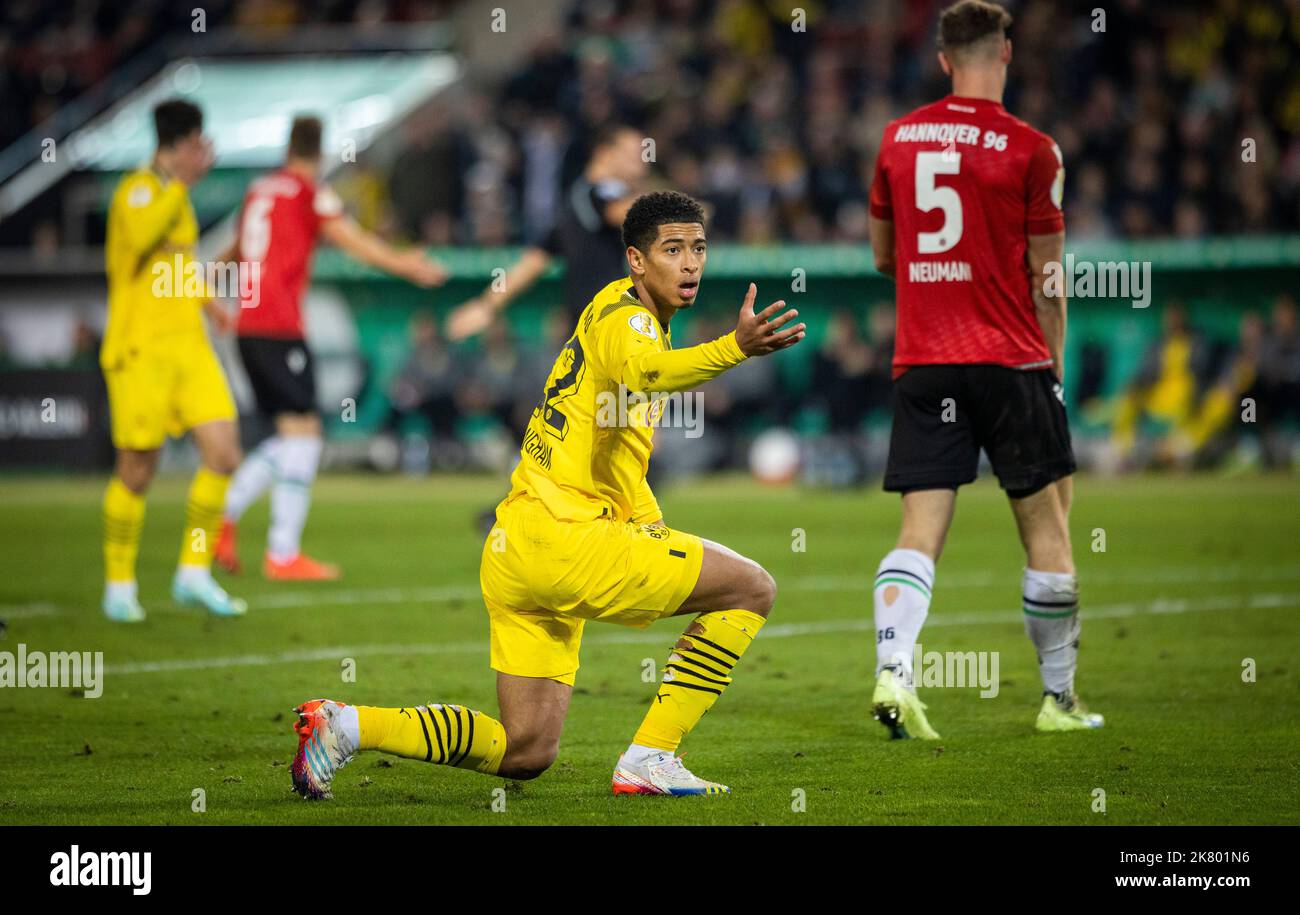 Hannover, 19.10.2022, DFB Pokal Jude Bellingham (BVB) Hannover 96 ...
