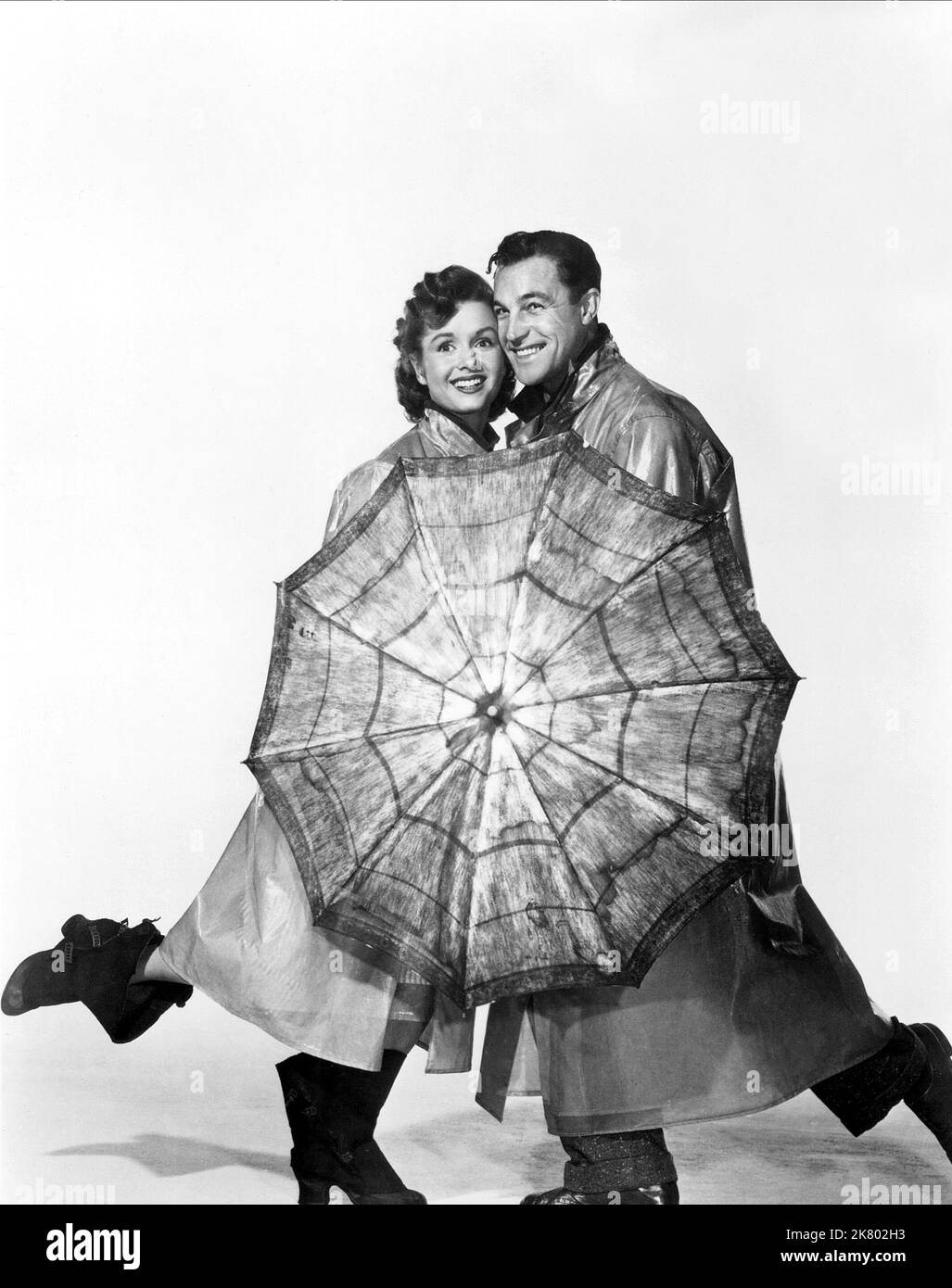 Singin in the rain 1952 film stills hi-res stock photography and images ...